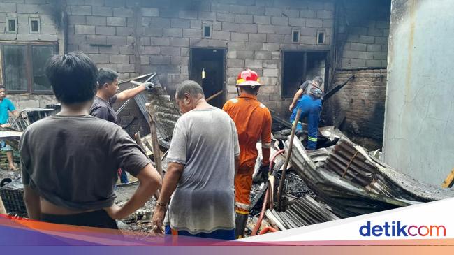 2 Rumah di BTN Sakina Makassar Hangus Terbakar, Damkar Turjunkan 5 Armada