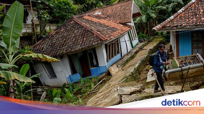 2 Opsi Lahan Tempat Relokasi Warga Terdampak Pergerakan Tanah KBB 2 Opsi Lahan Tempat Relokasi Warga Terdampak Pergerakan Tanah KBB