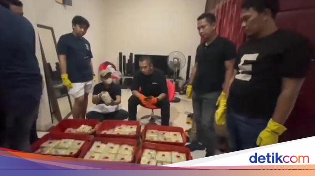 Momen Penggerebekan Gudang Bandar Narkoba Murtala di Medan, 110 Kg Sabu ... Momen Penggerebekan Gudang Bandar Narkoba Murtala di Medan, 110 Kg Sabu ...