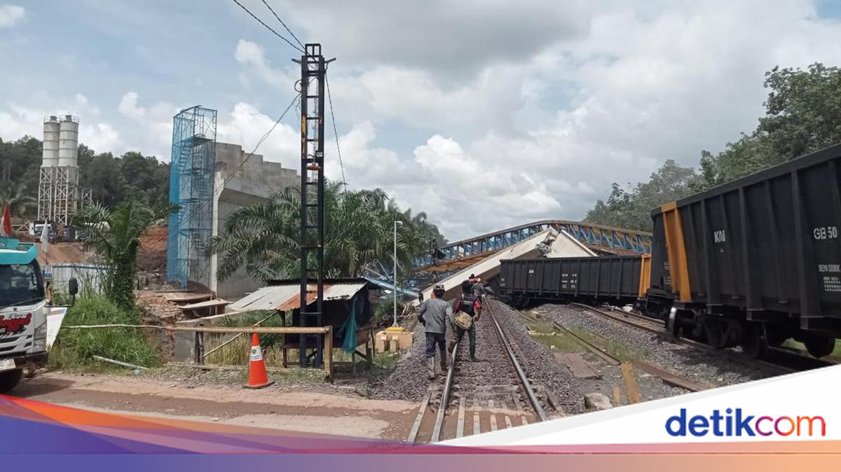 Normalisasi Jalur Kereta Tertimpa Crane Rampung, KA Kembali Melintas