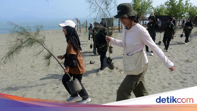 KLHK Ajak Generasi Muda Peduli Lingkungan KLHK Ajak Generasi Muda Peduli Lingkungan
