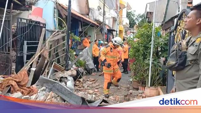 5 Fakta Ibu Hamil Terjebak dalam Rumah Runtuh di Surabaya