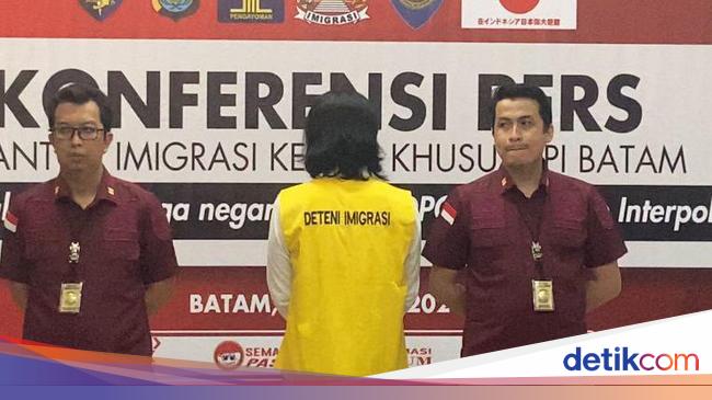 WN Jepang DPO Kasus Penipuan yang Diamankan di Batam Dideportasi via ... WN Jepang DPO Kasus Penipuan yang Diamankan di Batam Dideportasi via ...