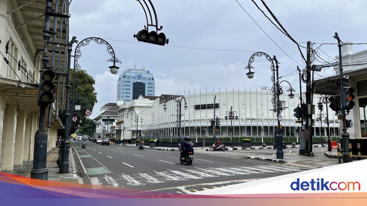 Suasana Kota Bandung di Hari Pertama Puasa, Sepi dan Sejuk