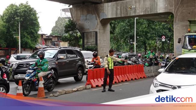 Pemotor Lawan Arah yang Cekcok dengan Sekuriti di Jaksel Bakal Ditilang!