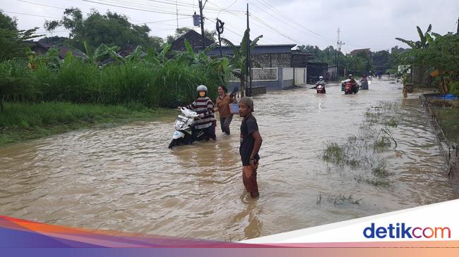 Jalan Jakenan Pati Banjir, Sejumlah Motor Mogok Usai Menerobos