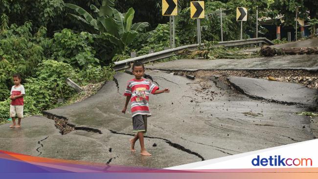 Ga Bahaya Ta? Jalan di Kupang Patah dan Bergelombang