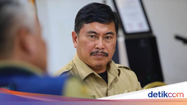 Pj Wali Kota Tunjuk Kadisdik Jadi Plh Sekda Kota Bandung Pj Wali Kota Tunjuk Kadisdik Jadi Plh Sekda Kota Bandung