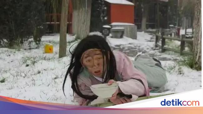 Jadi 'Pengemis' di Tempat Wisata, Pria Ini Digaji Rp 21 Juta
