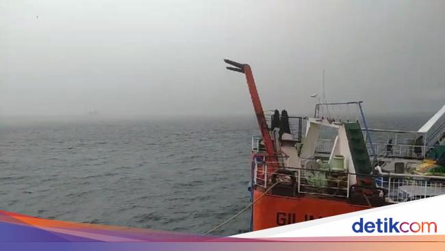 Cuaca Ekstrem, Kendaraan yang Menyeberangi Selat Bali Wajib Diikat