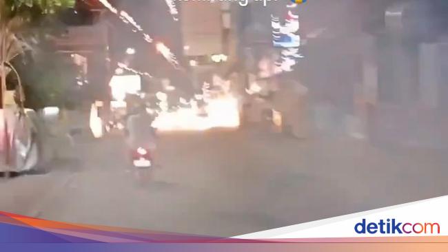 Viral! 2 Bule Tembakkan Kembang Api dan Ugal-ugalan di Jalanan Bali