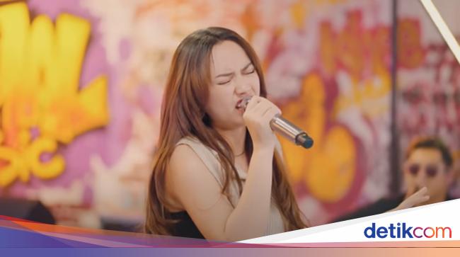 Lirik Lagu Happy Asmara-Selendang Biru: Kowe Njalok Lebih, Aku Seng Ngaleh