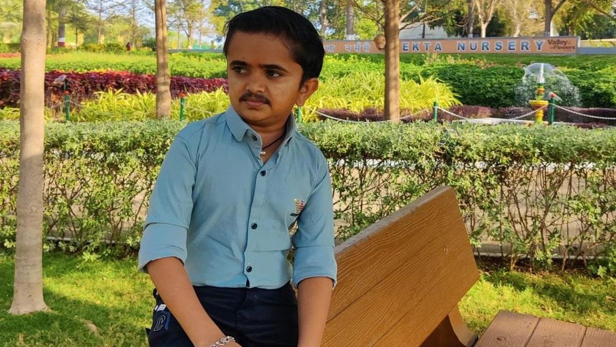 Kisah Ganesh Baraiya Dokter Terpendek di Dunia, Tingginya Hanya 1 Meter