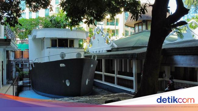 Masjid Perahu Al Munada, Rimbun Nan Sejuk di Tengah Belantara Jakarta