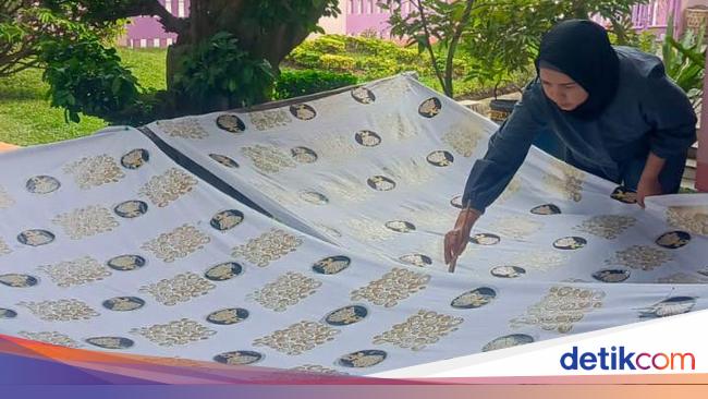 Batik Khas Medan dengan Alat Cetak Daur Ulang yang Kian Diminati