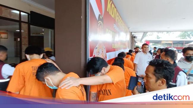 Polisi Bongkar Jaringan Judi Online di Batam, 12 Orang Ditangkap