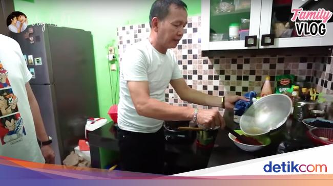 Intip Dapur Kotor Di Rumah Ayu Ting Ting Yang Jadi Sorotan Kecil 6805