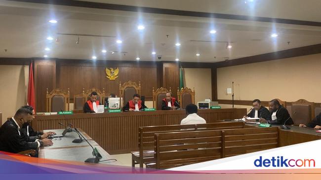 Eks Kadis PUPR Papua Divonis 4 Tahun 8 Bulan Penjara di Kasus Lukas Enembe