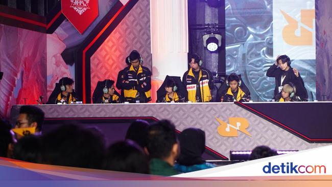 Jadwal MPL ID S13 Hari Ini: RRQ Hoshi Vs Dewa United Esports
