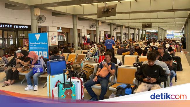 Cerita Pemudik Pilih Pulang Kampung Lebih Awal agar Dapat Tiket Murah