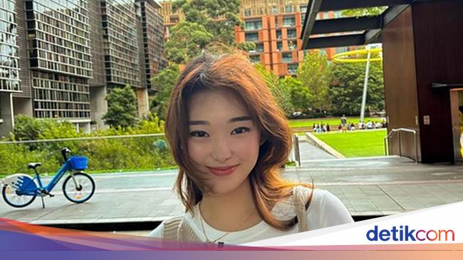 Gaya Livy Renata Saat Makan di Kaki Lima hingga Soba di Jepang