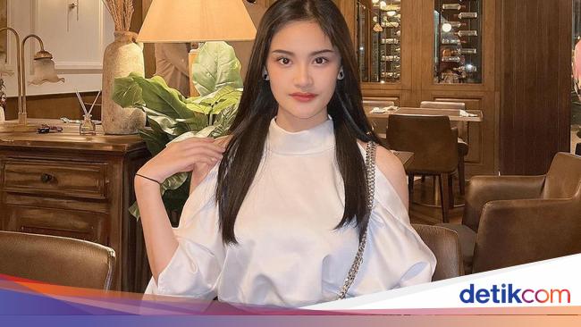 Adzana Ashel eks JKT48 yang Hobi Kulineran Cantik