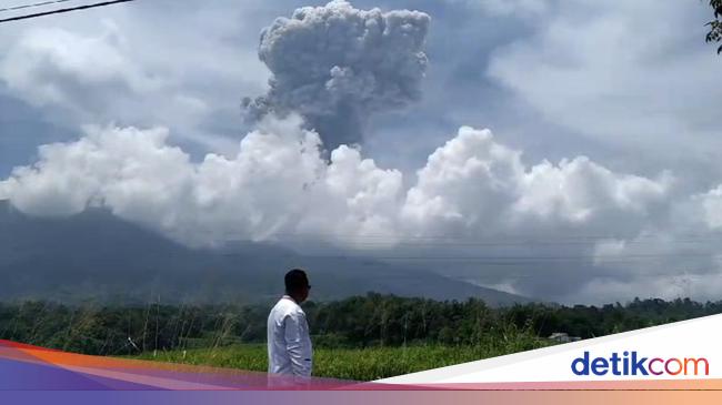 Marapi Erupsi Lagi Siang ini, Lontaran Abu Vulkanik 1,5 Kilometer