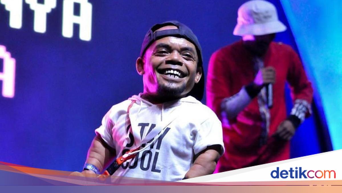 Cerita Ucok Baba Jatuh ke Tong Sampah saat Ambil Uang di ATM