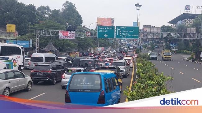 Kawasan Puncak Mulai Dipadati Kendaraan dari Jakarta Sore Ini