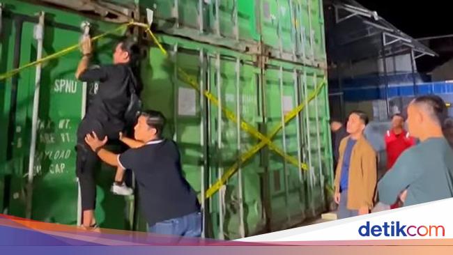 Polres Berau Amankan 8 Kontainer Kayu Bengkirai-Ulin Ilegal, Pelaku Diburu