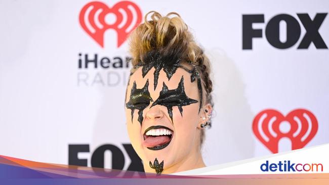 Punya Senyum Baru, Jojo Siwa Pasang Veneer Gigi Rp 810 Juta