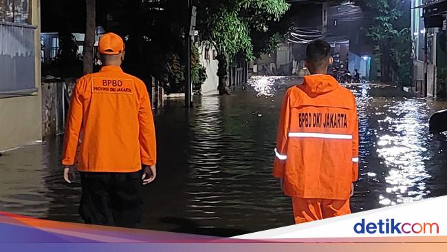 Titik Banjir di Jakarta Bertambah Jadi 13 RT dan 8 Ruas Jalan