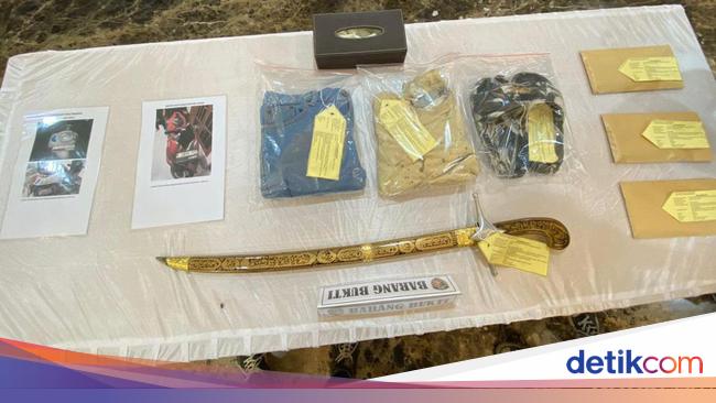 Penampakan Pedang yang Dipakai Pelaku Bunuh Praka Supriyadi