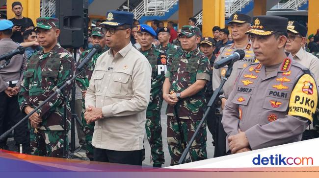 Tinjau Terminal Purabaya, Menhub Minta Bus Di-ramp Check-Sopir Tes Urine Tinjau Terminal Purabaya, Menhub Minta Bus Di-ramp Check-Sopir Tes Urine