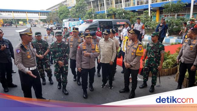 Momen Kapolri, Panglima TNI, Menhub Sidak Terminal Bungurasih