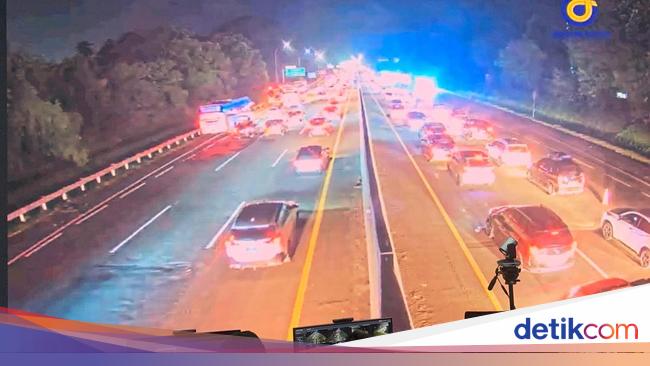 Resmi! One Way Diberlakukan dari Tol Km 72 Cipali-Km 414 Kalikangkung Malam Ini