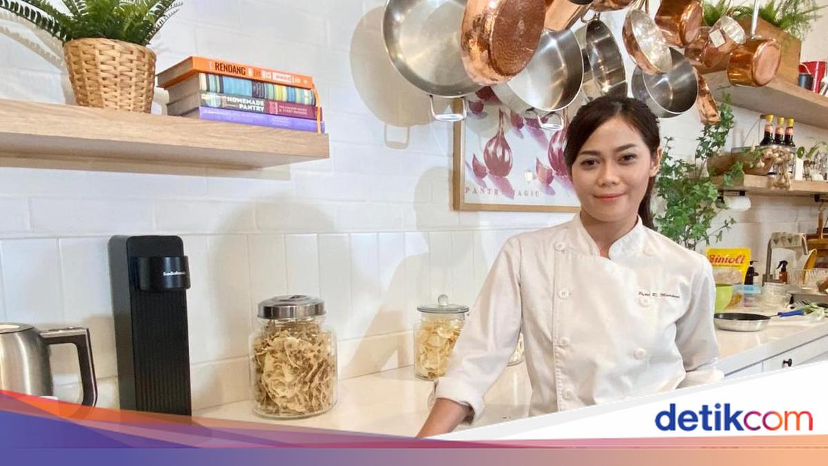 Putri Mumpuni, Chef Muda Berprestasi yang Jago Masakan Indonesia