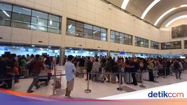 Puncak Arus Mudik, 18 Ribu Penumpang Padati Bandara Hang Nadim Batam