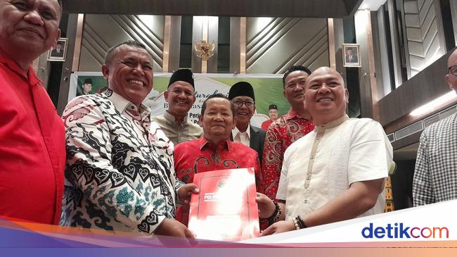 Nikson Nababan Jadi Bacalon Gubsu Pertama yang Daftar ke PDIP
