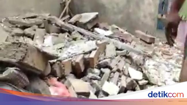 Petasan Meledak di Bondowoso, Rumah Rusak-Kakek dan Cucu Terluka Bakar Petasan Meledak di Bondowoso, Rumah Rusak-Kakek dan Cucu Terluka Bakar