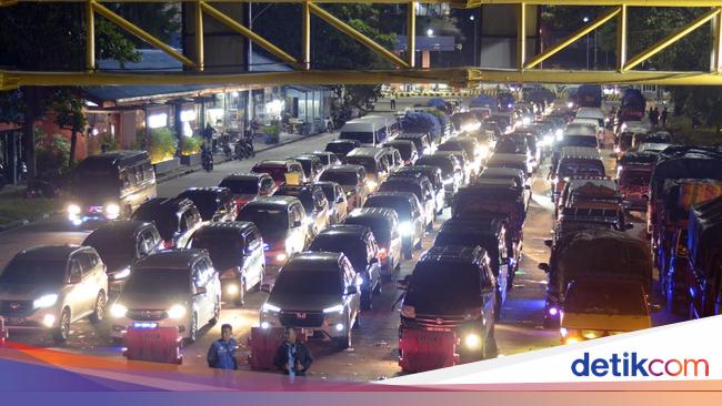 Potret Puncak Arus Mudik di Pelabuhan Bakauheni