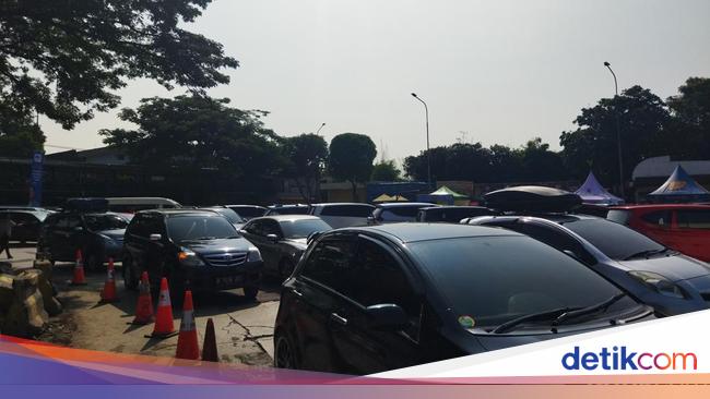 Rest Area Km 57 Tol Jakarta-Cikampek Dipadati Pemudik Pagi Ini