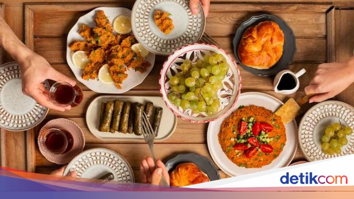 Jangan Kalap Saat Lebaran, Ini Tips Jaga Pola Makan Seimbang