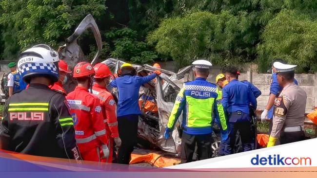 Korban Tewas Bus Tabrak Gran Max di KM 58 Tol Japek Alami Luka Bakar