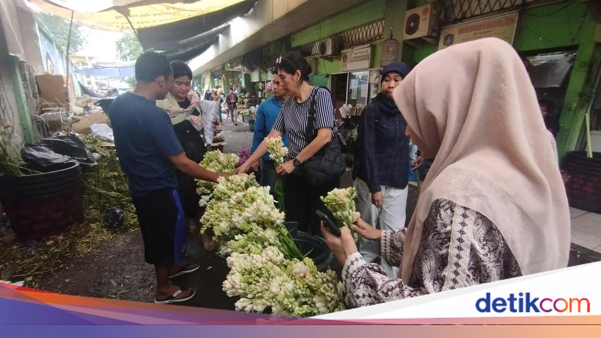 Bunga Sedap Malam Paling Dicari di Pasar Rawa Belong Jakbar Jelang Lebaran