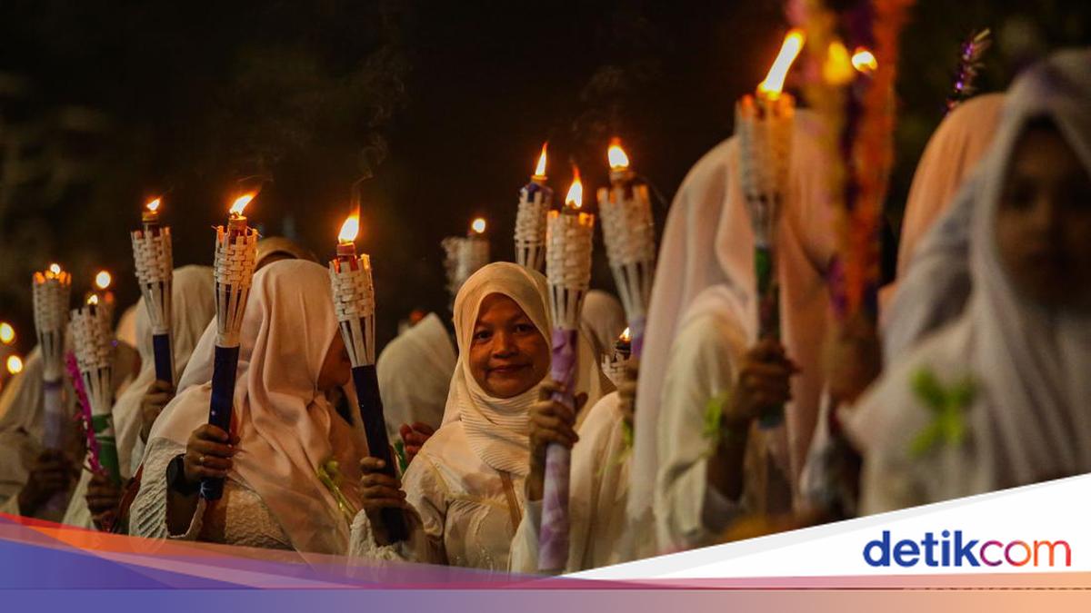 Sejarah dan Makna Tradisi Pawai Obor 1 Muharram Tahun Baru Islam