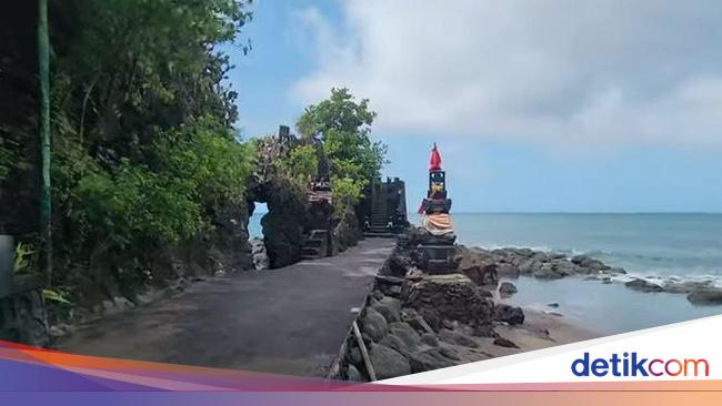 Pura Batu Bolong di Lombok Barat: Daya Tarik, Tarif, Fasilitas, Rute