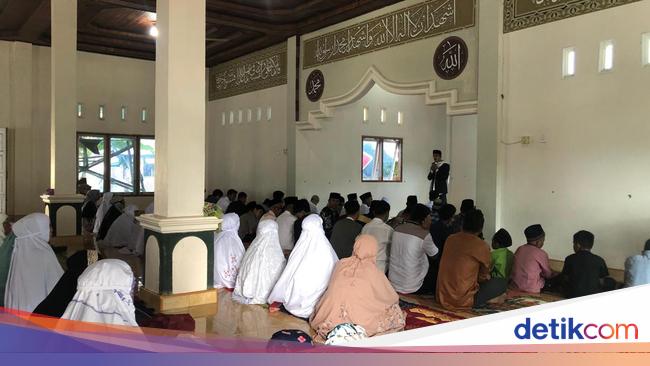 Jemaah Tarekat Syattariyah di Sumbar Baru Laksanakan Salat Idul Fitri ...