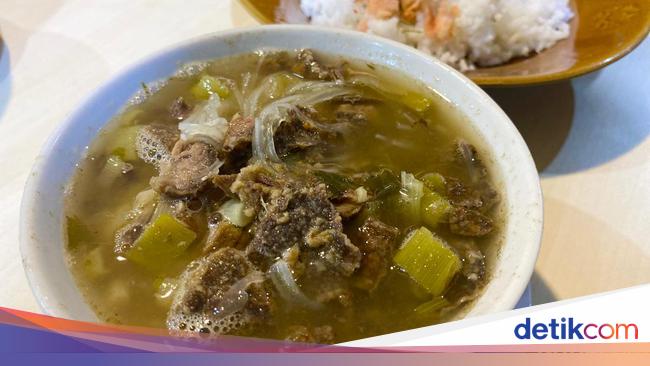 Soto Garuda: Lamak Bana! Soto Daging Campur Paru yang Gurih Berempah