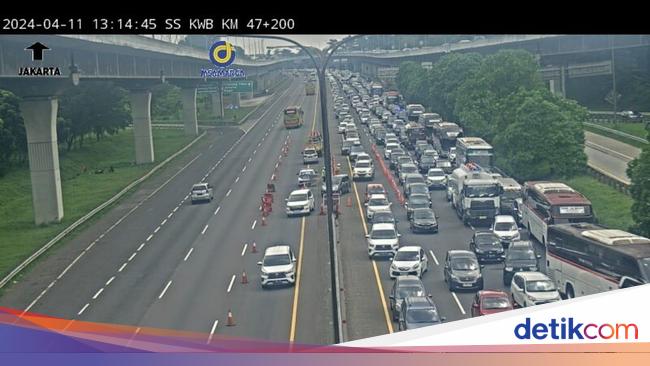 Tol Japek Masih Macet Siang Ini, Contraflow Diterapkan dari Km 47